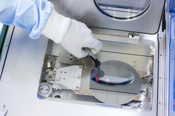 Robotics Optimize Electronics Manufacture | DigiKey